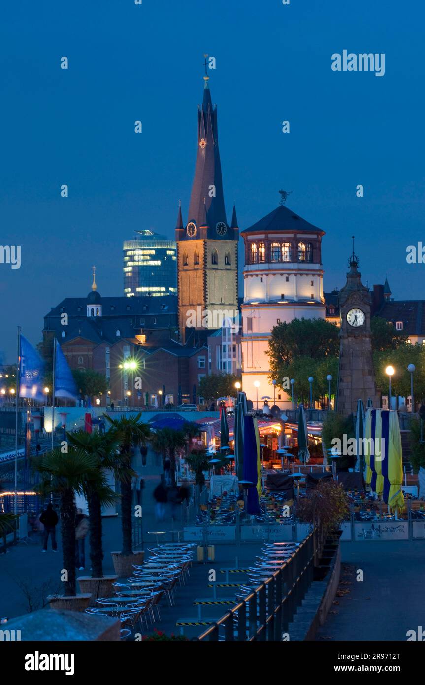 Rhine promenade, St. Lambertus Basilica, castle tower, Rhine bank ...