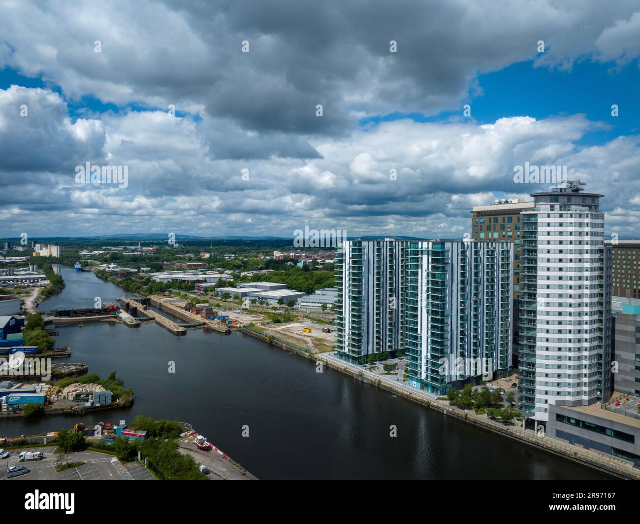 Salford Quays Aparments Stock Photo - Alamy