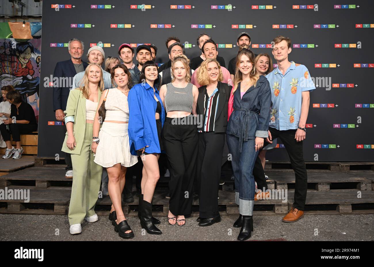 Munich, Germany. 24th June, 2023. The crew of the series "Gute Freunde ...