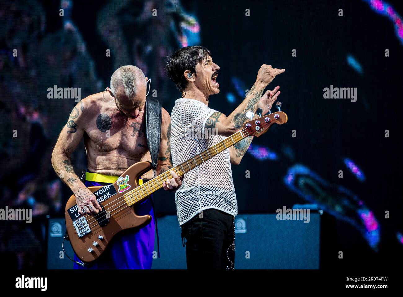 Flea and anthony kiedis hi-res stock photography and images - Alamy
