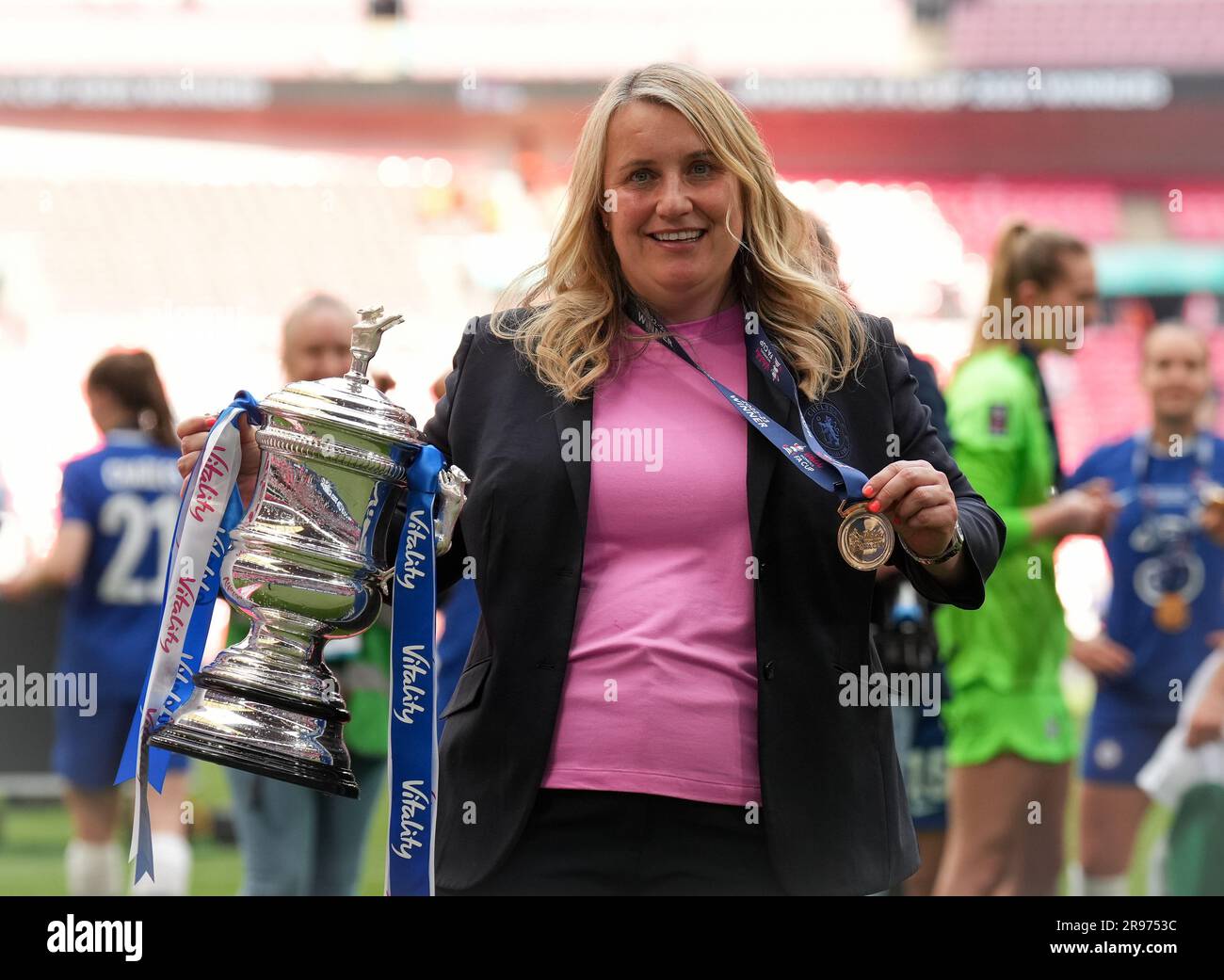 Chelsea Women manager Emma Hayes winning the winning trophy and winners ...