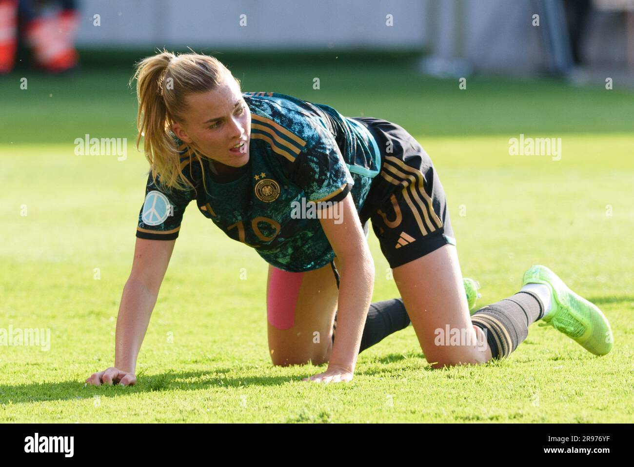 Laura freigang germany women hi-res stock photography and images - Alamy