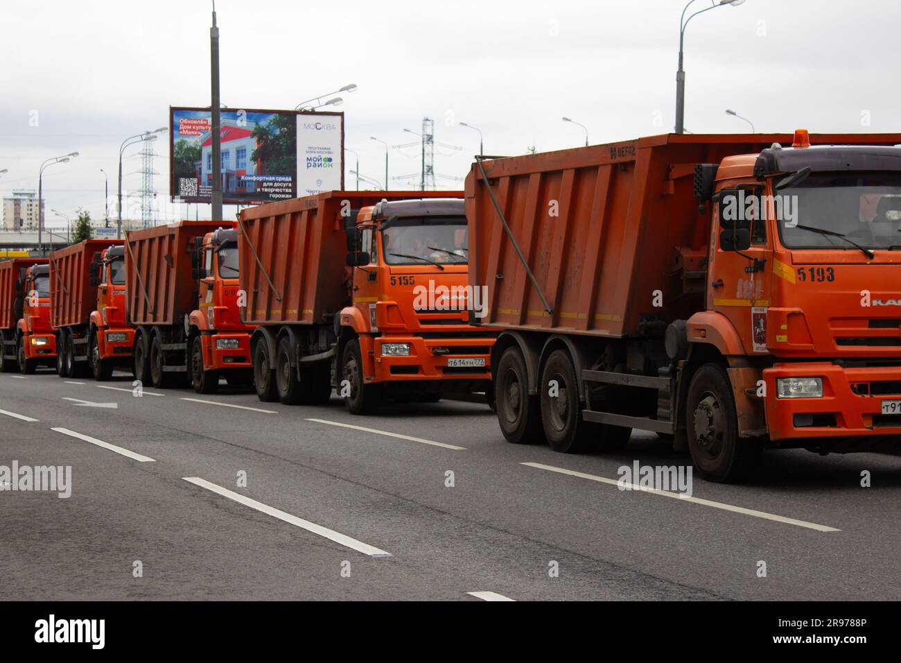 Trucks line up on one of the main highways leading south from Moscow ...