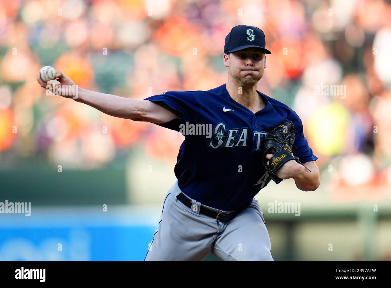 Seattle Mariners relief pitcher Justin Topa throws a pitch to the ...