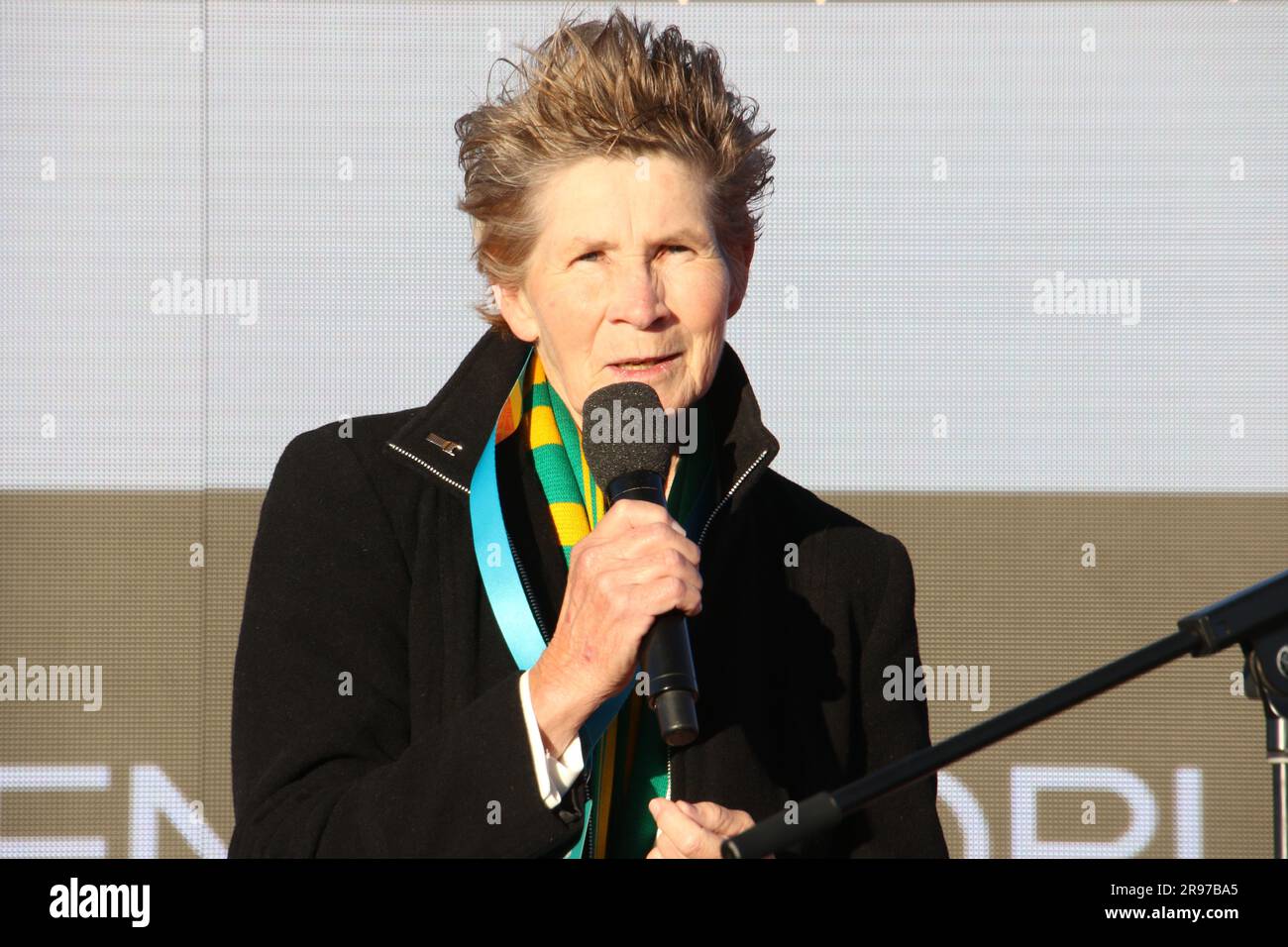 Sydney, Australia. 25th June 2023. The Sydney Harbour Bridge transforms ...