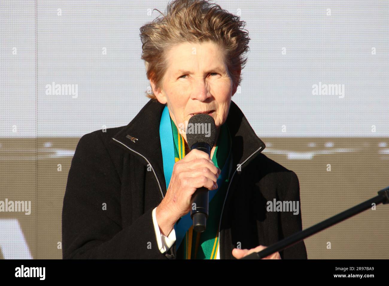 Sydney, Australia. 25th June 2023. The Sydney Harbour Bridge transforms ...
