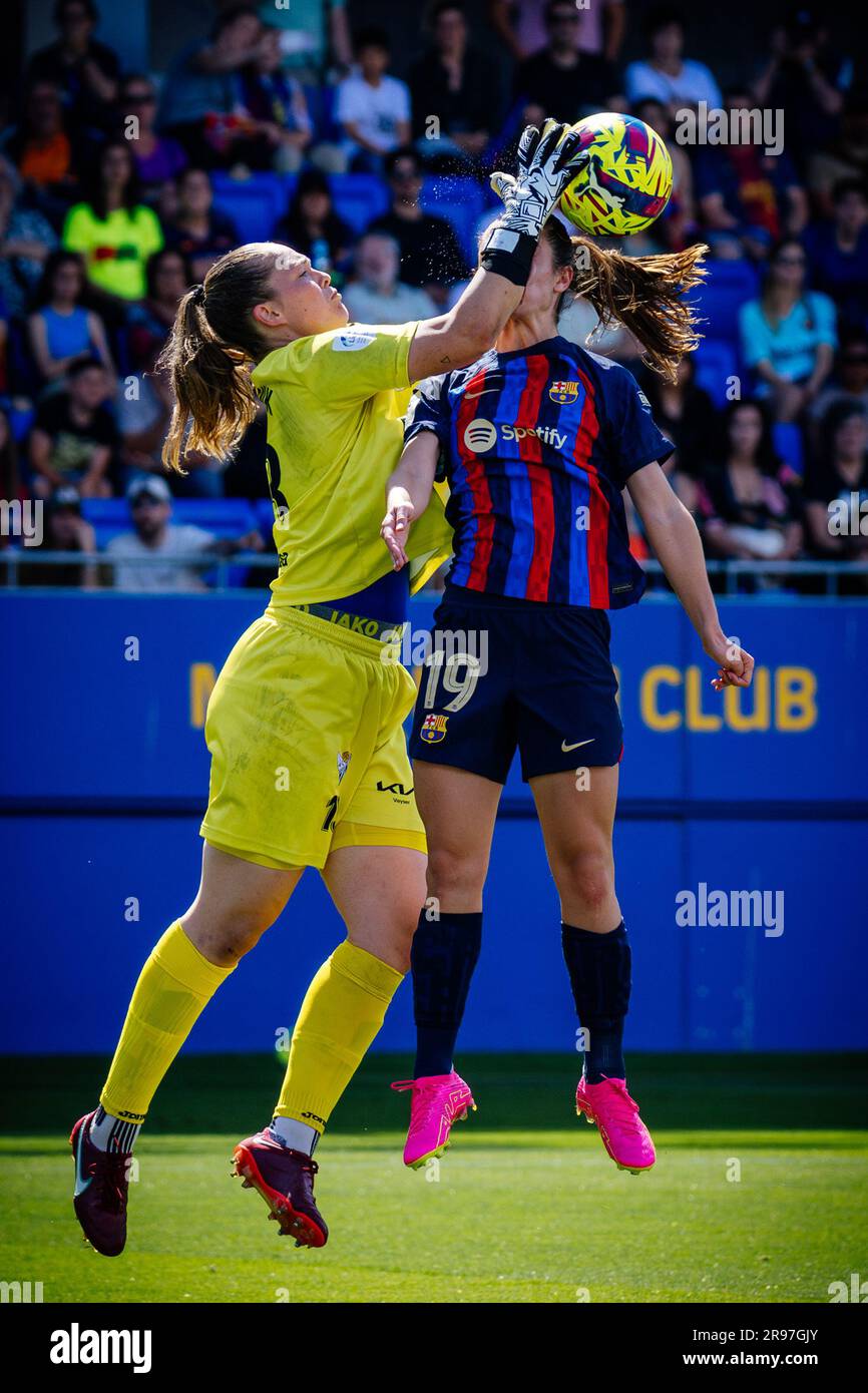 BARCELONA - APR 30: Bruna in action during the Primera Division ...