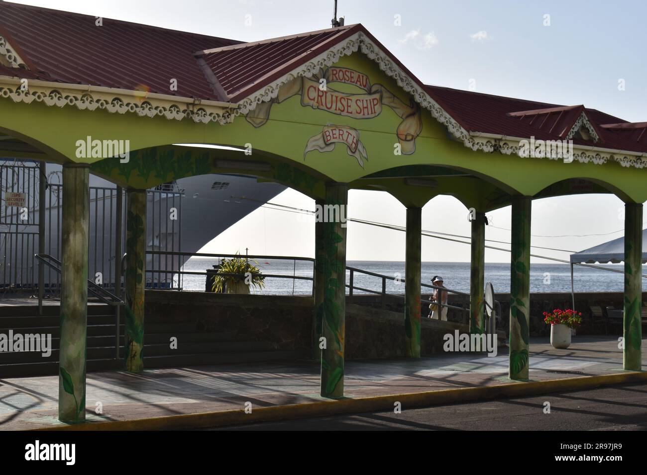 Roseau dominica caribbean house hi-res stock photography and images - Alamy