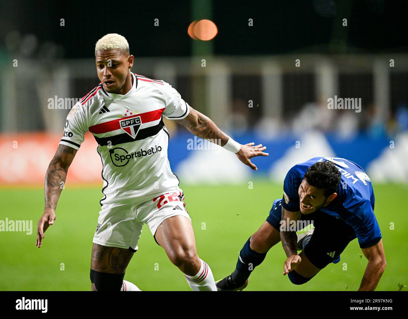 David correa hi-res stock photography and images - Alamy