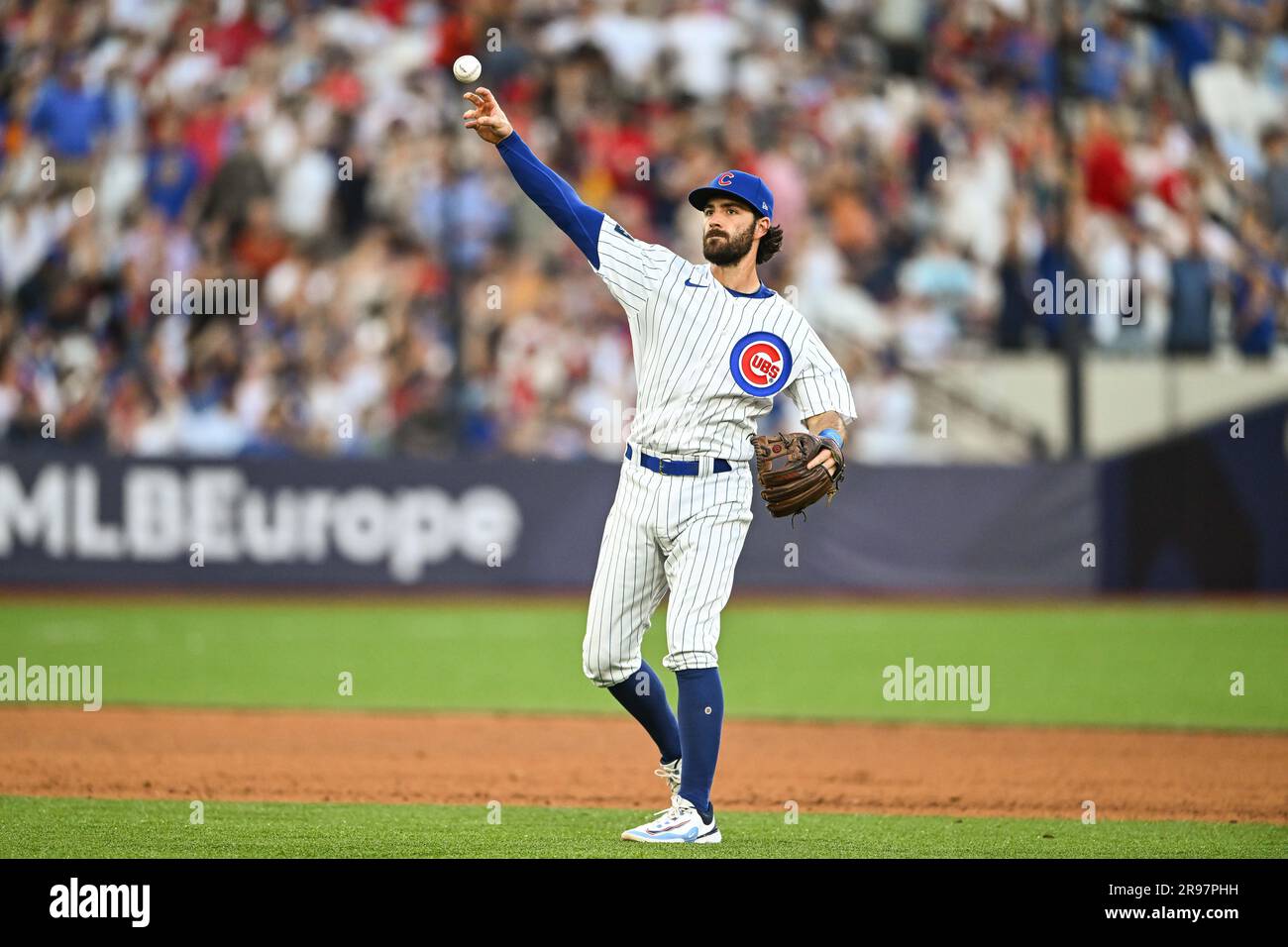 Dansby Swanson #7 of the Chicago Cubs during the 2023 MLB London Series ...