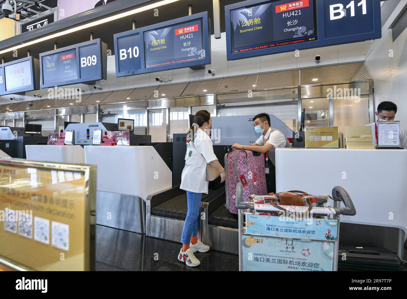 **CHINESE MAINLAND, HONG KONG, MACAU AND TAIWAN OUT** Hainan Airlines ...