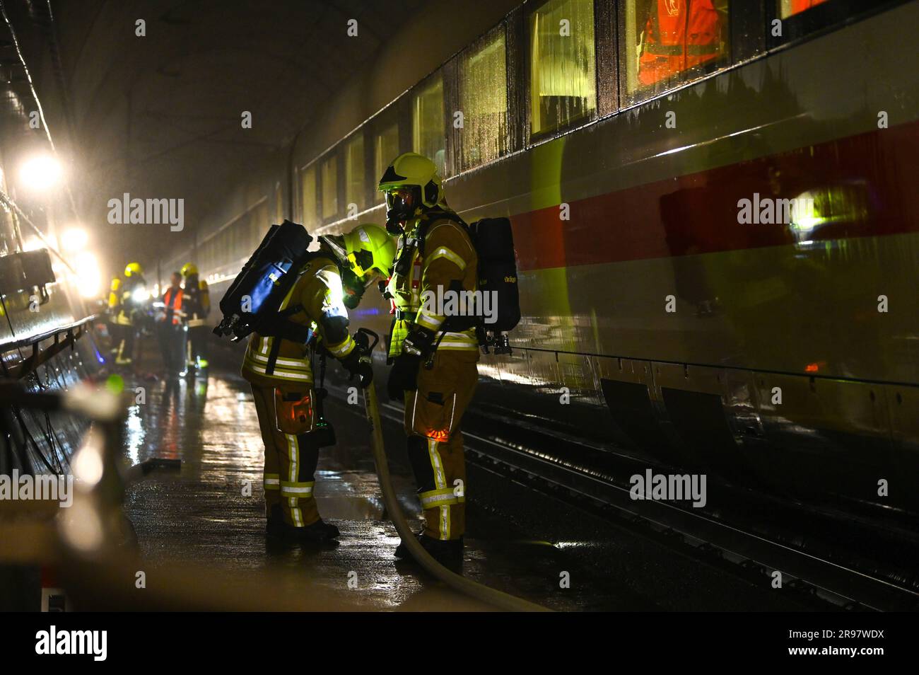 Kalzendorf, Germany. 25th June, 2023. Firefighters at the damaged train ...