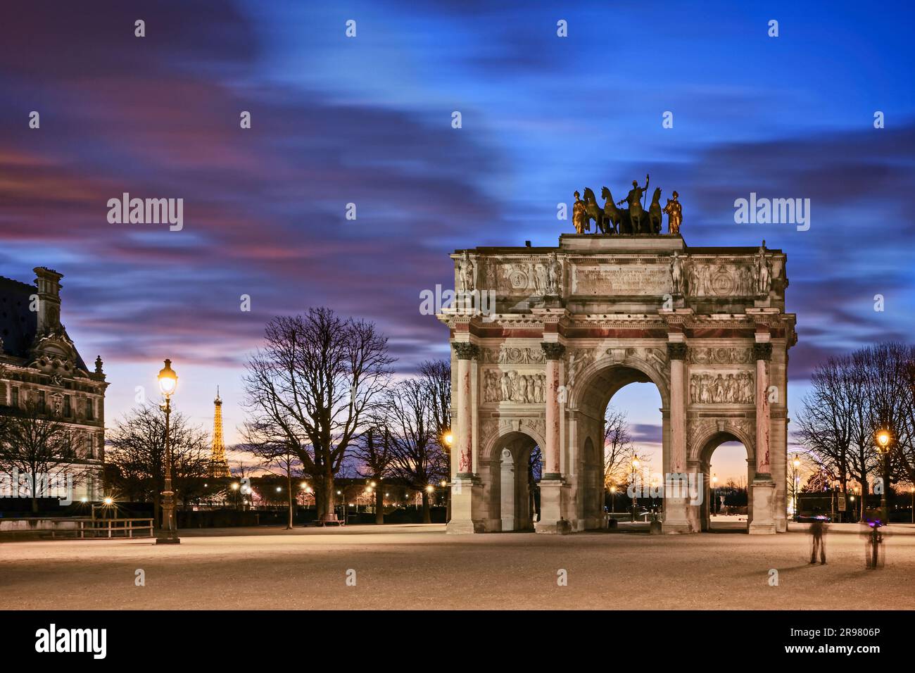 FRANCE. PARIS (75) 1ST DISTRICT. THE ARC DE TRIOMPHE DU CARROUSEL, WITH ...
