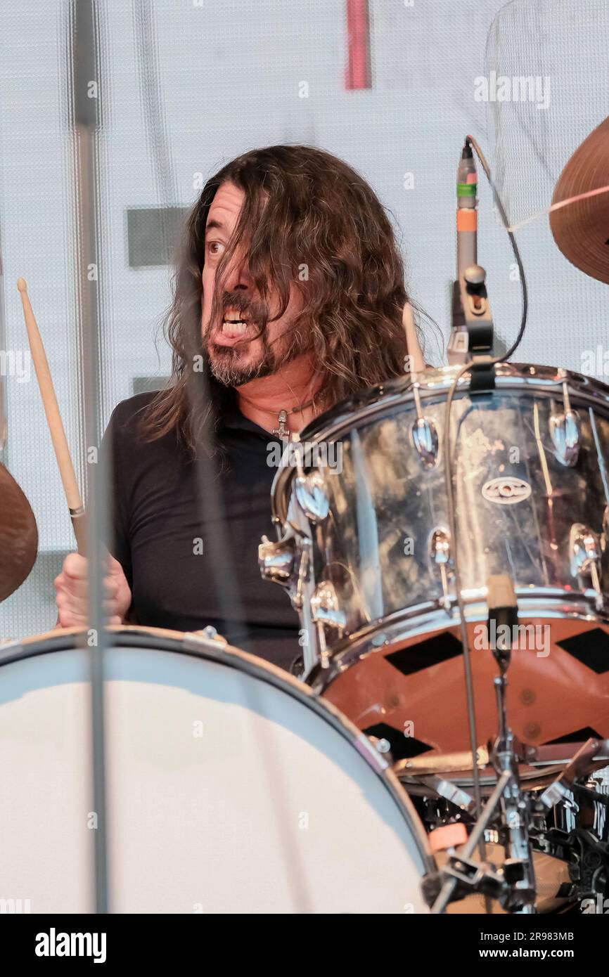 David grohl and guest hi-res stock photography and images - Alamy