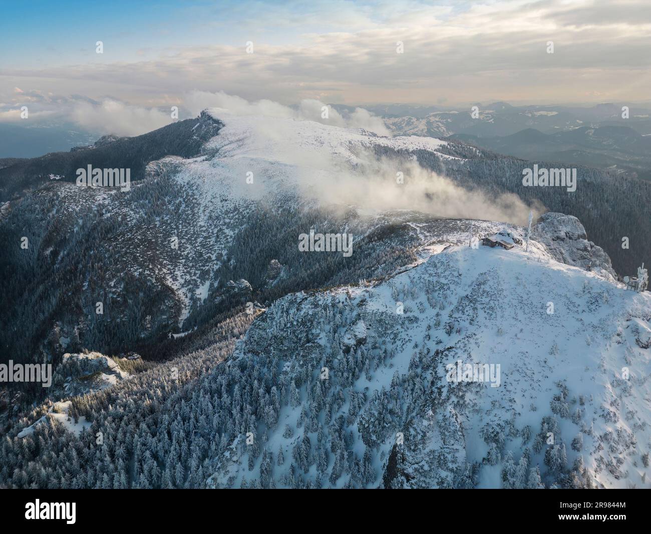 Ceahlau Toaca weather station in winter. Romania Stock Photo - Alamy