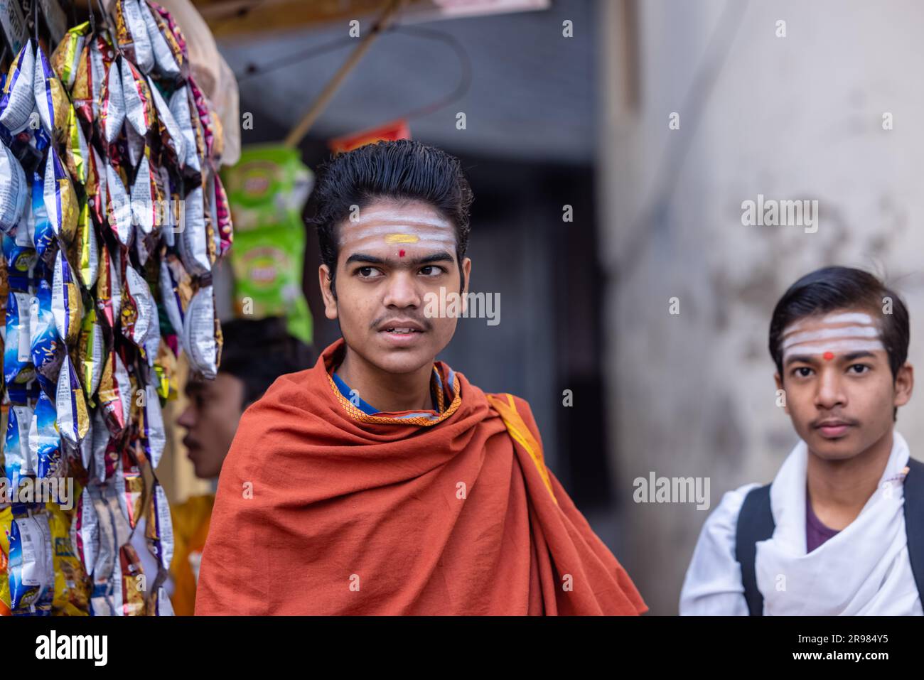 Portrait of Unidentified young students of gurukul in varanasi city ...