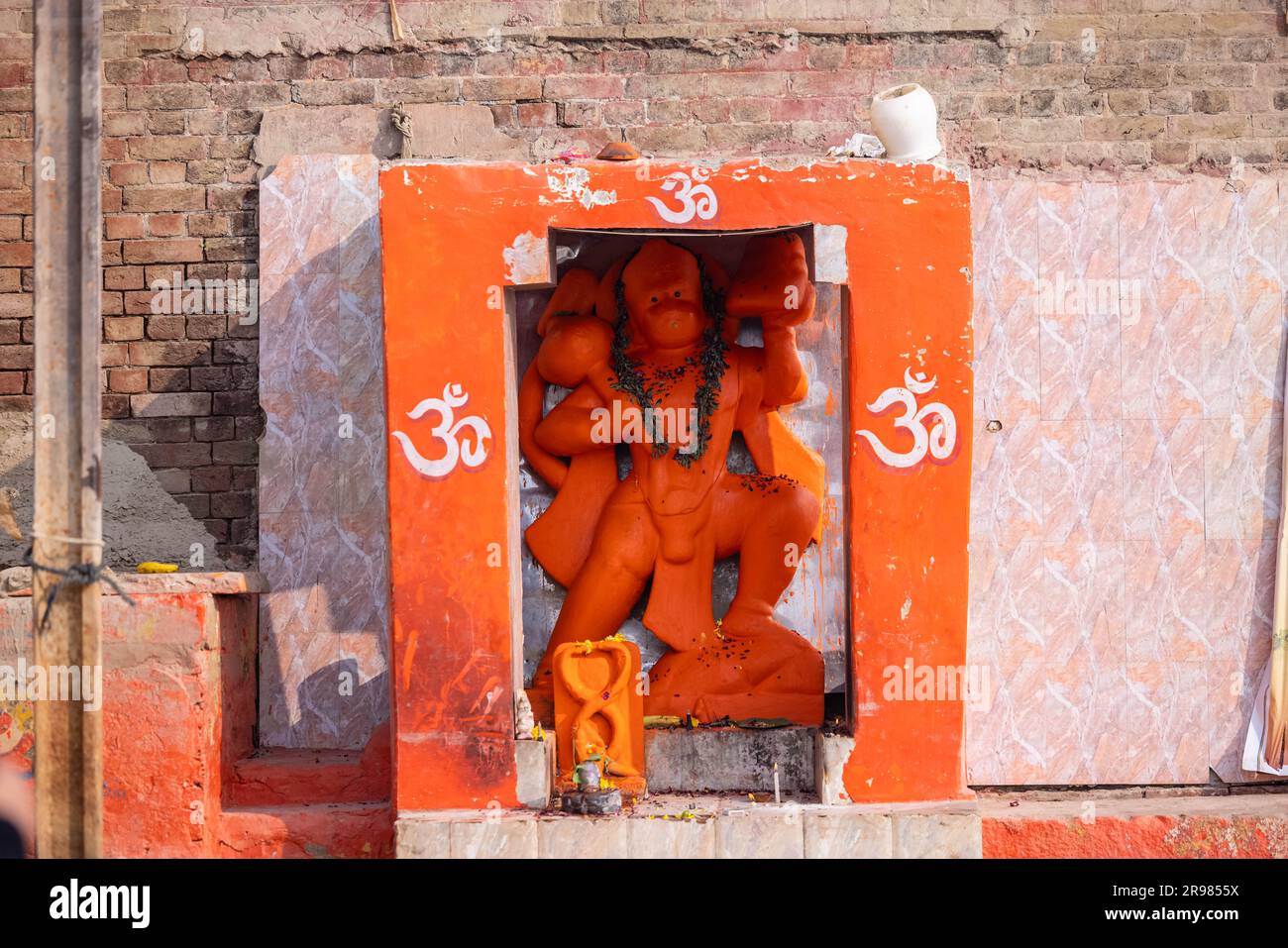 Architecture view of lord hanuman temple at kedar ghat in varanasi ...