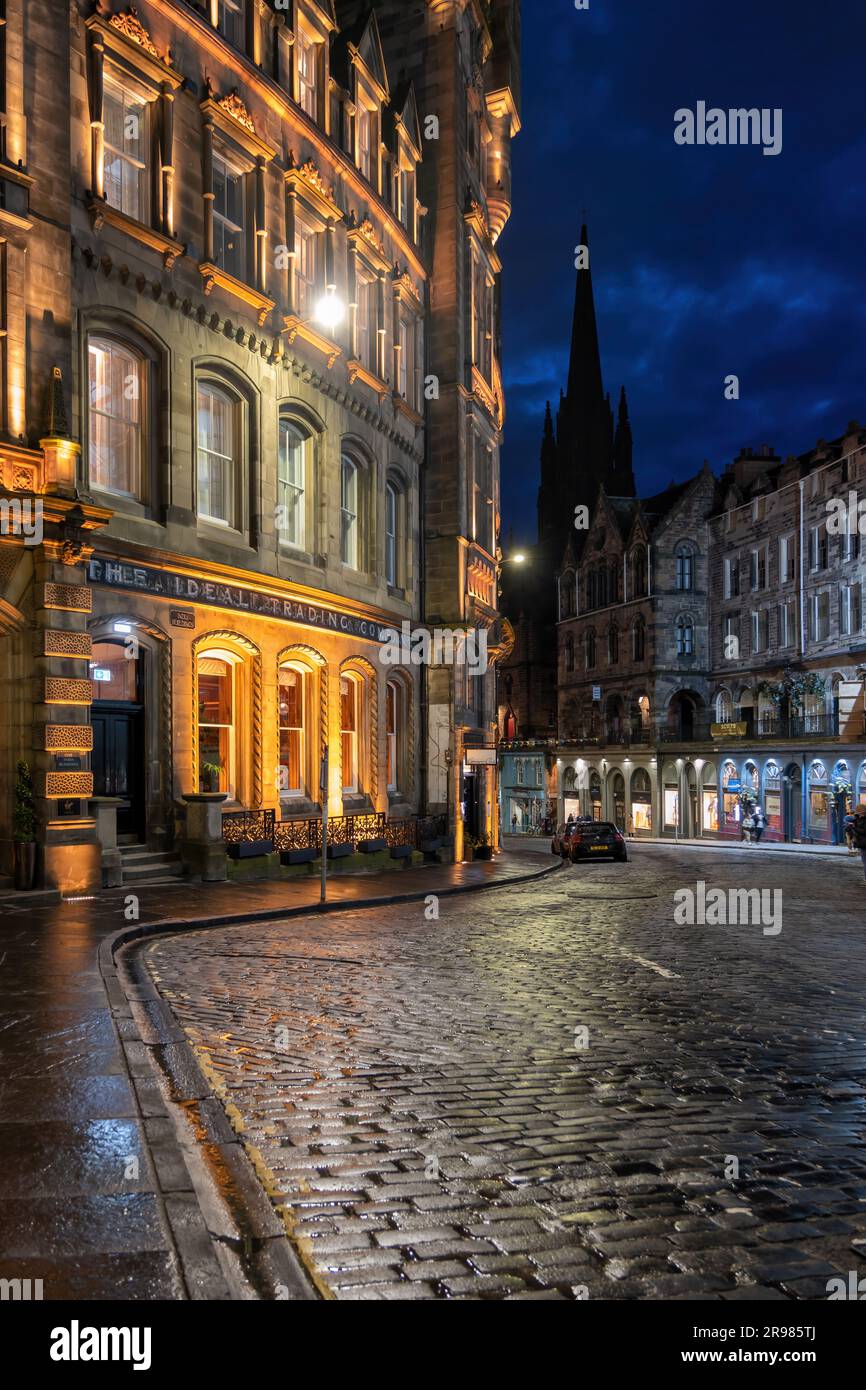 Cobbled Victoria Street with One India Buildings at night in city of ...
