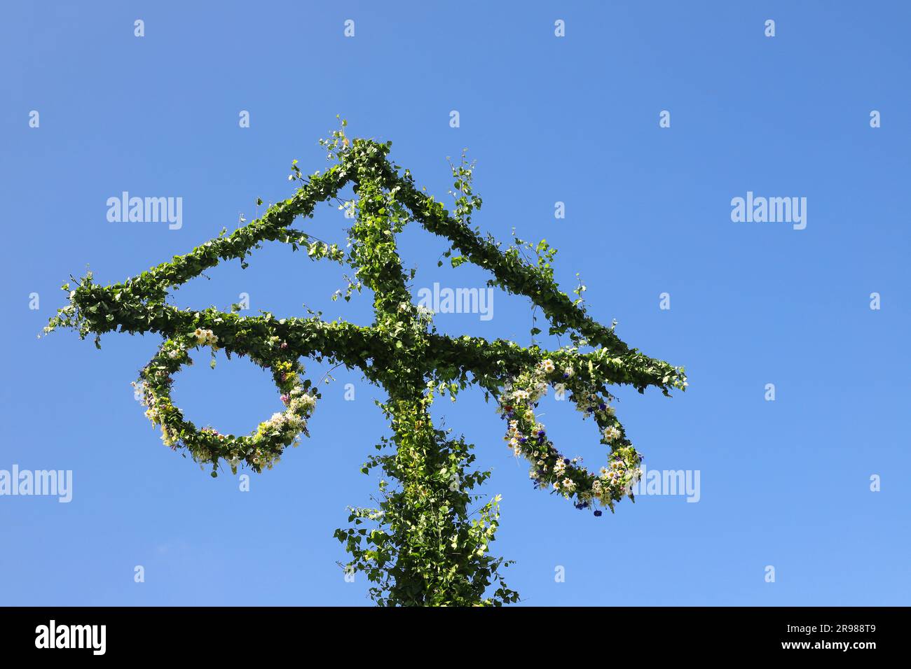 Midsummer sweden celebration hi-res stock photography and images - Alamy