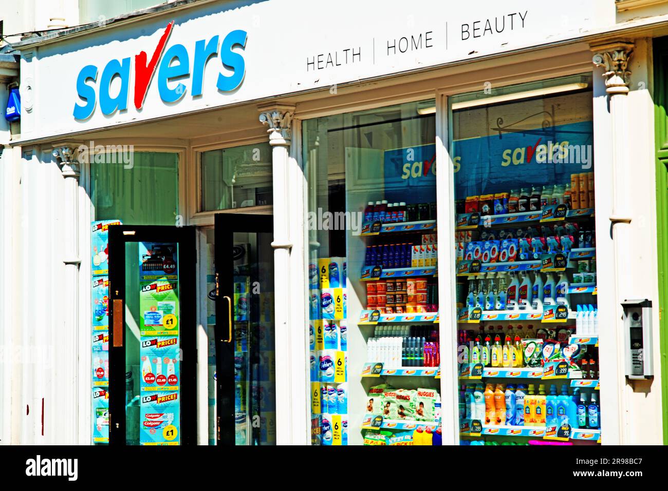 Savers store hi-res stock photography and images - Alamy