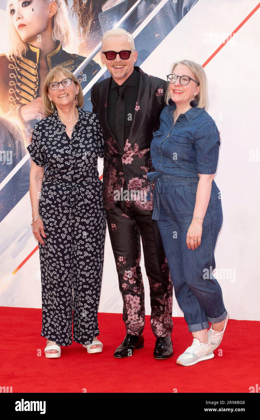 Simon Pegg mother and sister at the Mission: Impossible Dead Reckoning ...