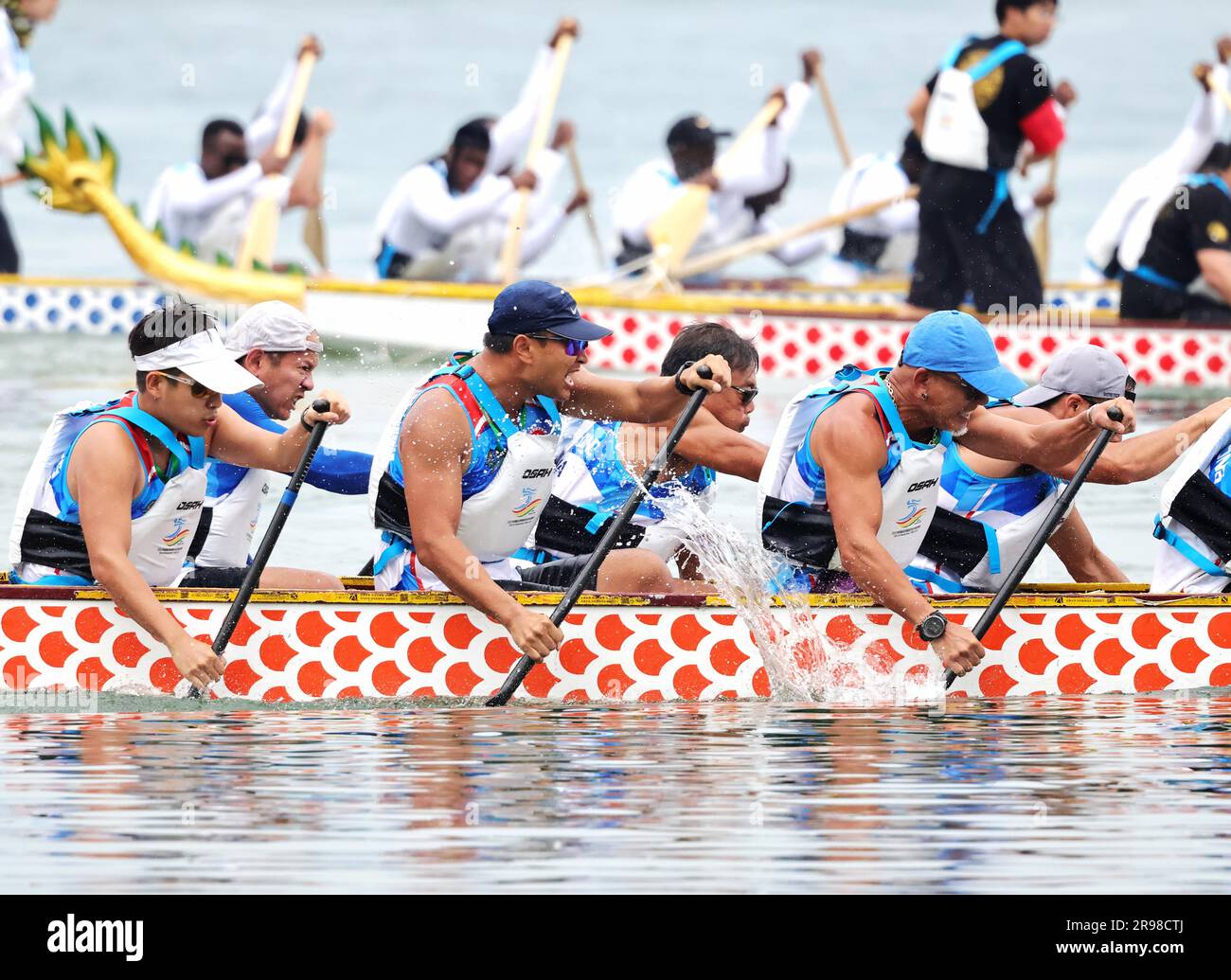 The International Canoe Federation (ICF) Dragon Boat World Cup kicked off in Zigui County ...
