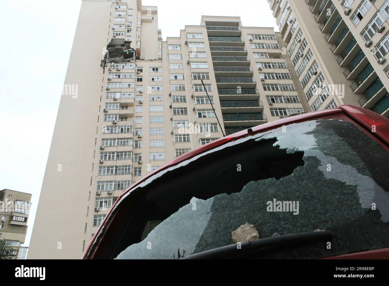 Non Exclusive: KYIV, UKRAINE - JUNE 24, 2023 - A 24-storey apartment ...