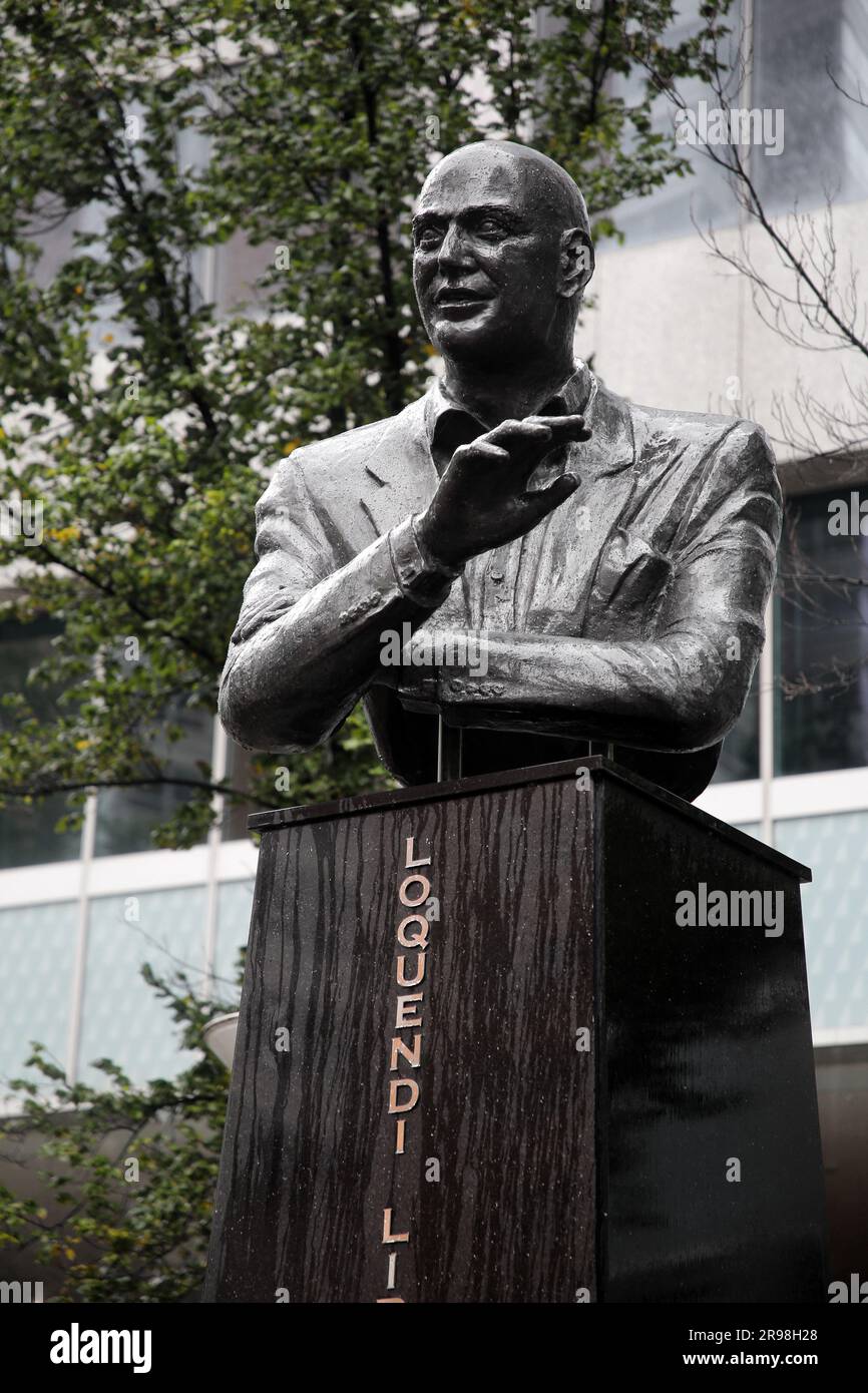 Rotterdam, NL - OCT 6, 2021: Statue of Pim Fortuyn, a Dutch politician ...