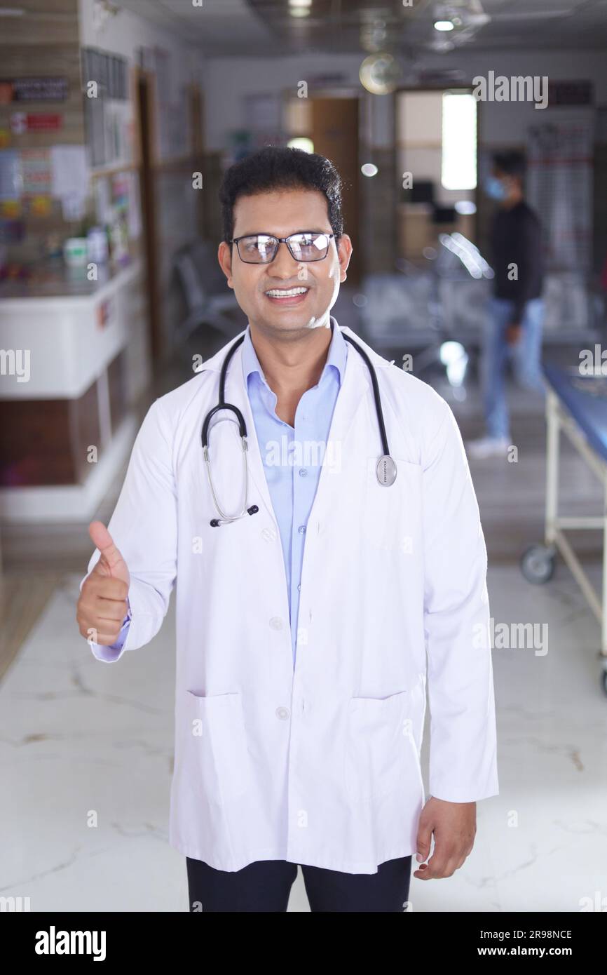 Doctor therapist dressed in hi-res stock photography and images - Alamy