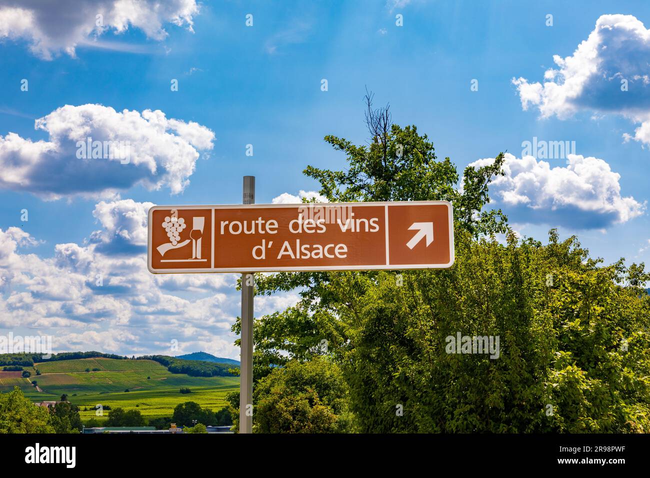 welcome sign at Alsace region engl: wine route in the alsace region in ...