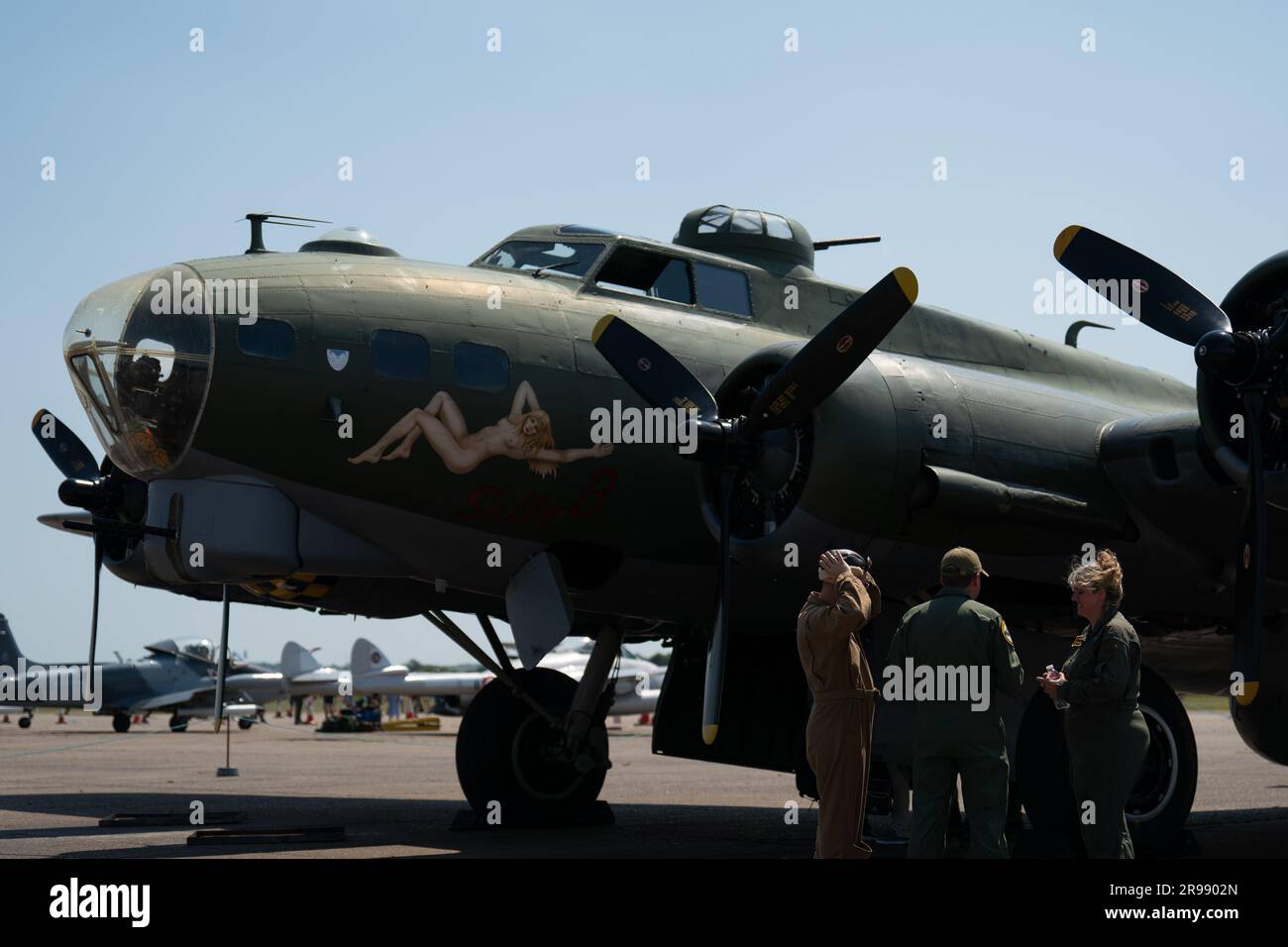 B-17 Flying Fortress Sally B, the last remaining airworthy B-17 in ...