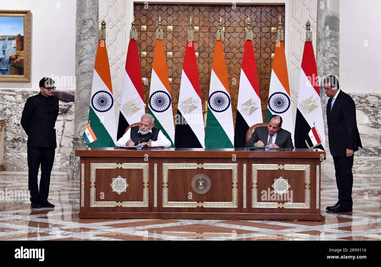 Egyptian President Abdel-Fattah el-Sissi, second right, and India's ...