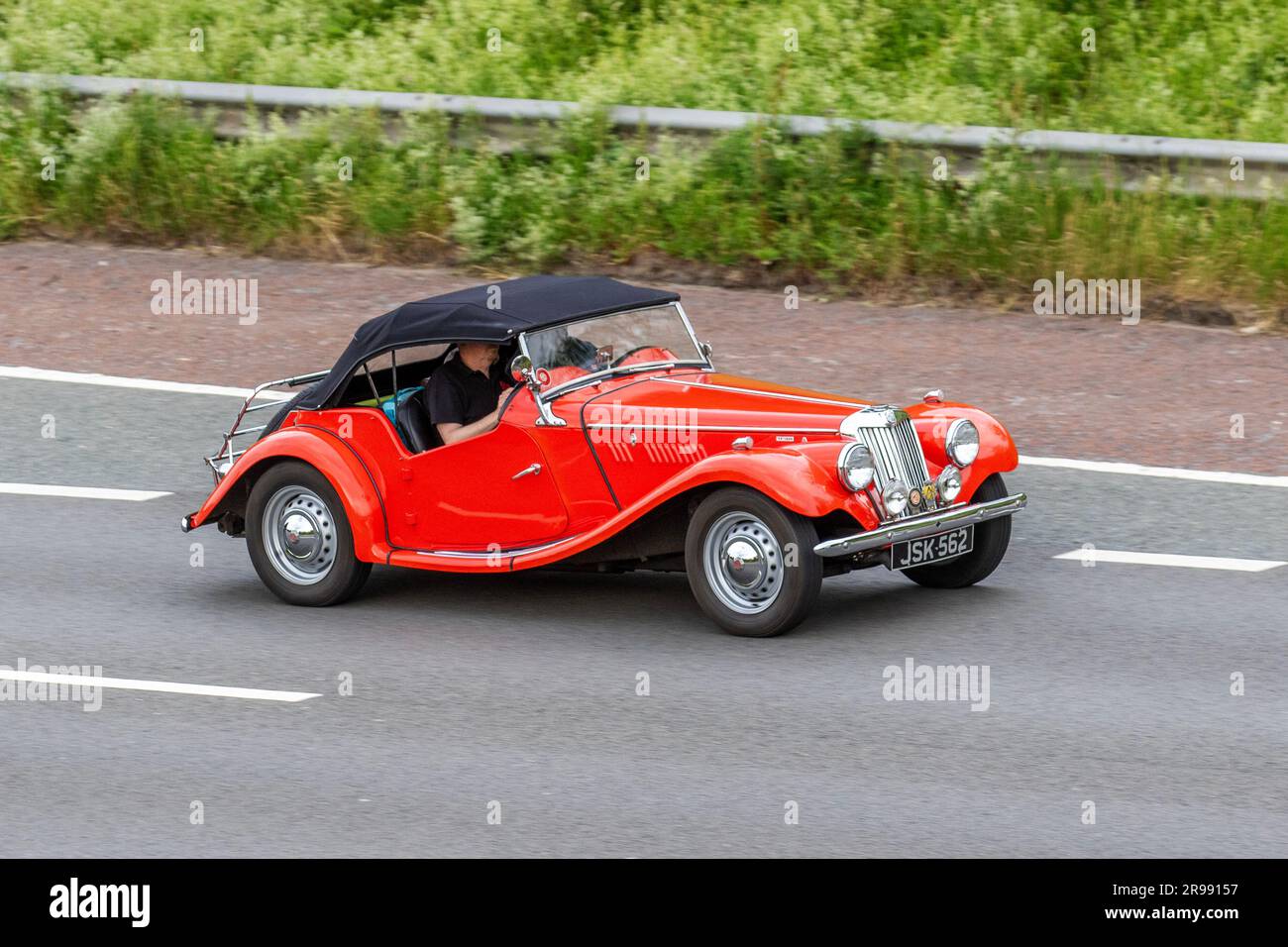 1955 50s fifties RED MG Td/Tf Petrol 1500 cc British sports car ...