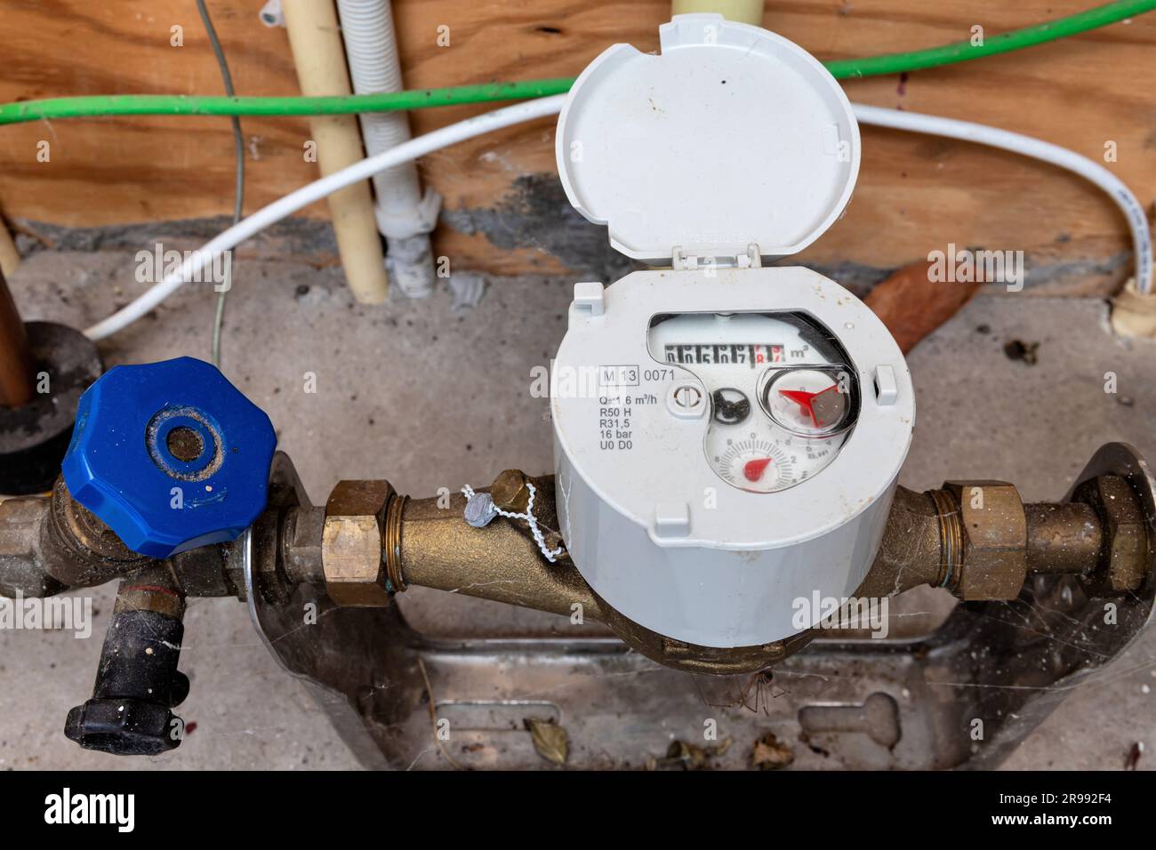 Water meter hi-res stock photography and images - Alamy