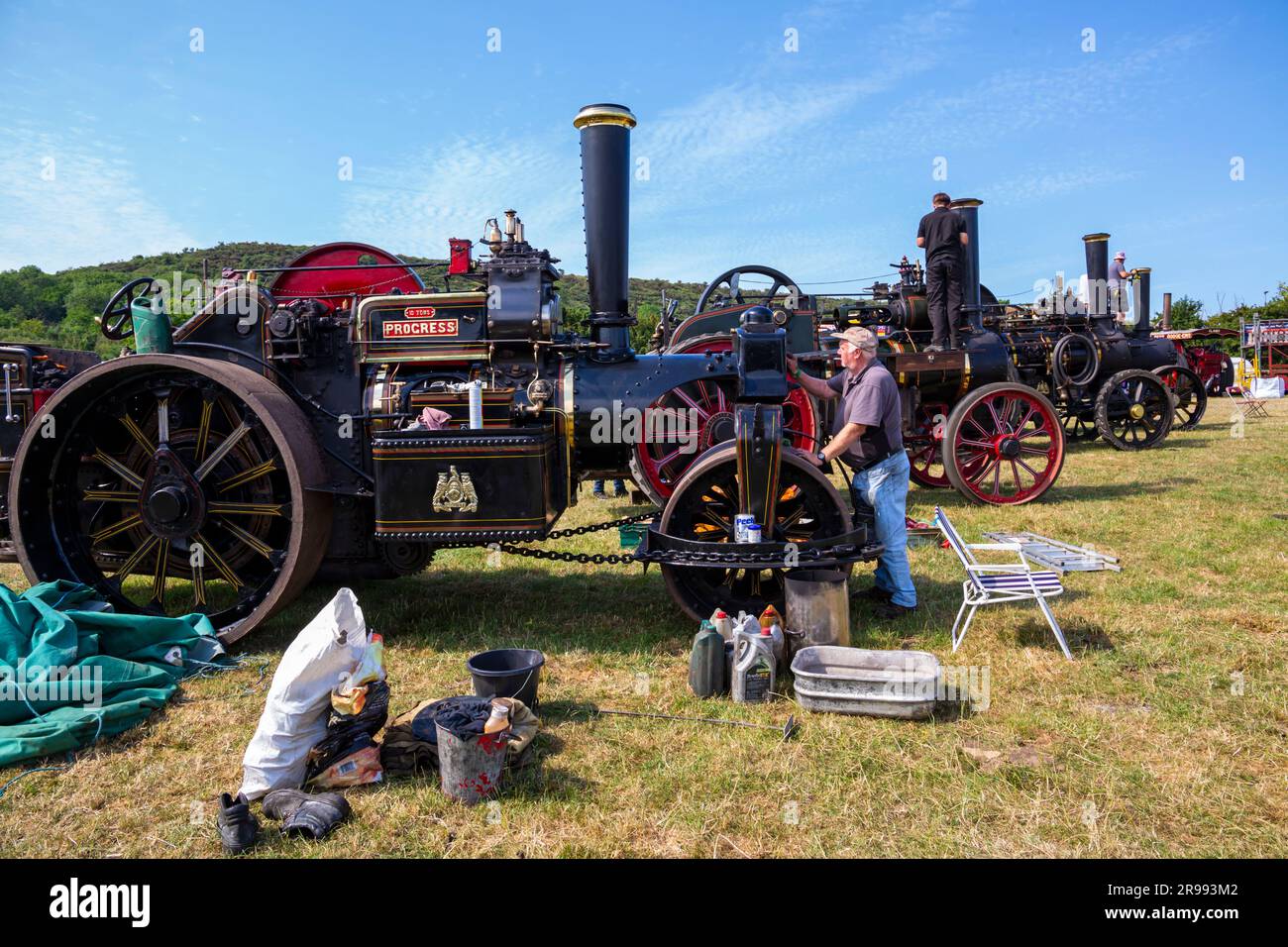 Corfe Castle, Dorset UK.25th June 2023. Visitors flock to Norden, Corfe ...