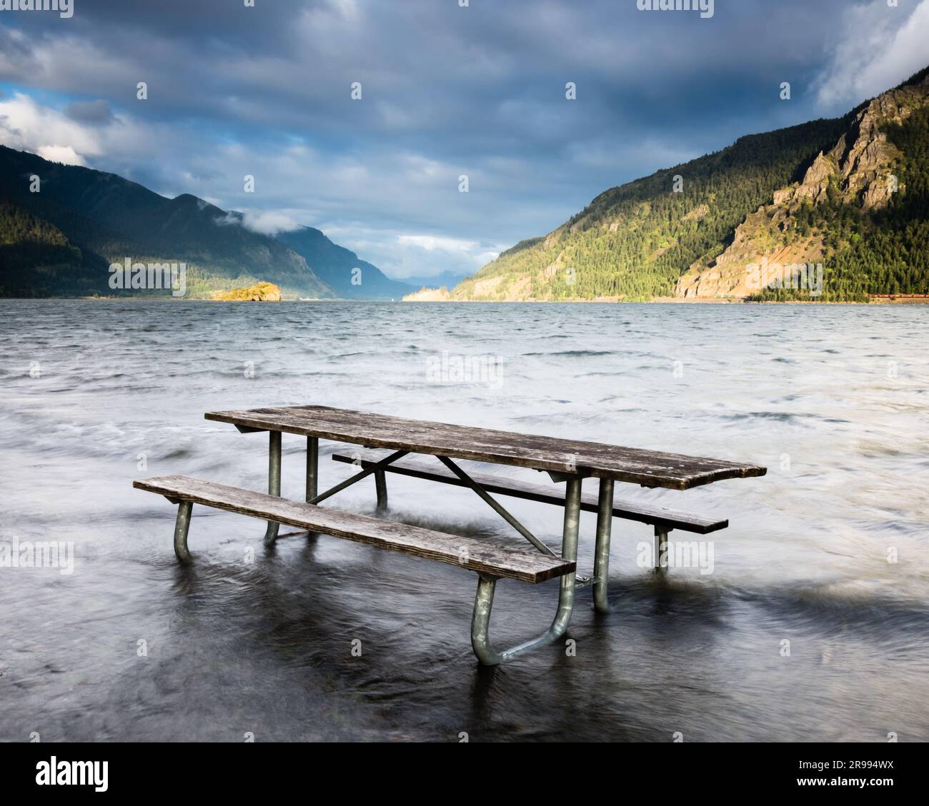 Picinic bench on the shore of the Columbia River, Viento State Park ...