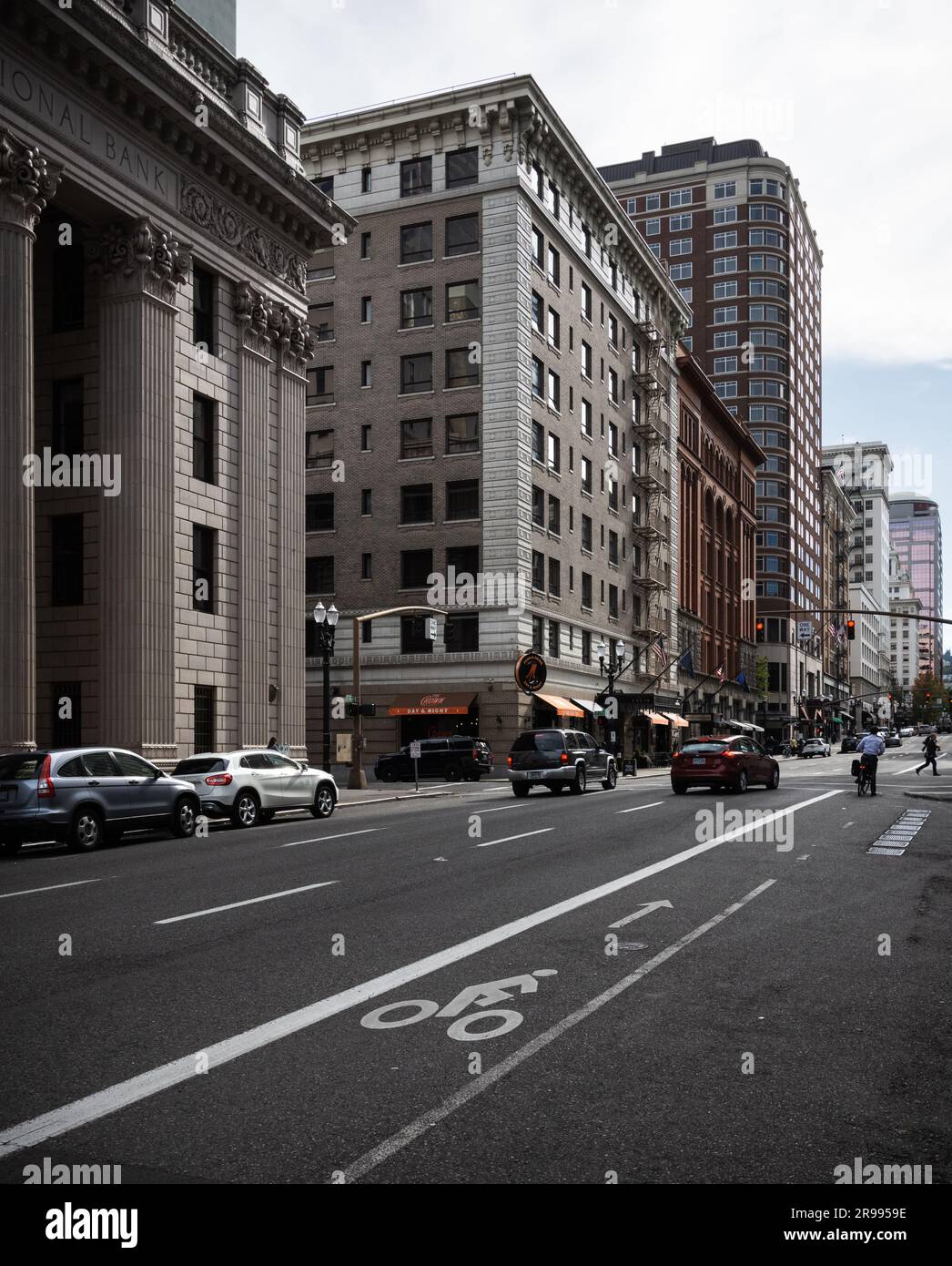 Broadway Street, From left to right: US National Bank Building (1925 ...