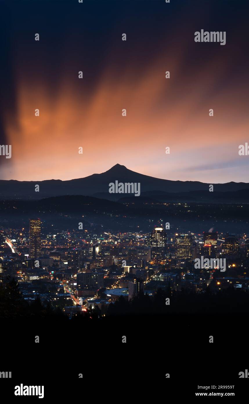 Portland oregon mount hood sunrise hi-res stock photography and images ...