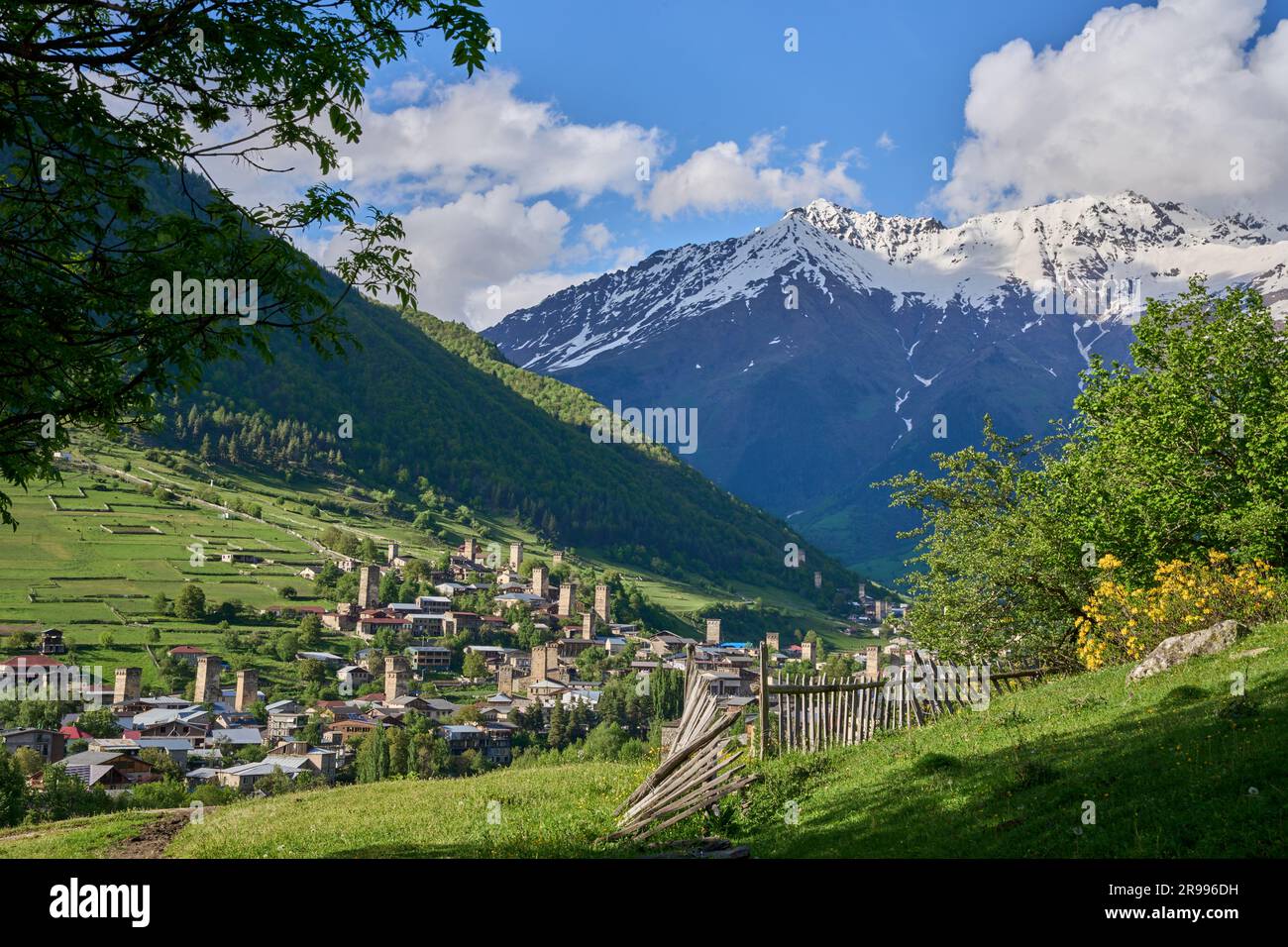 Schneebeeckt hi-res stock photography and images - Alamy