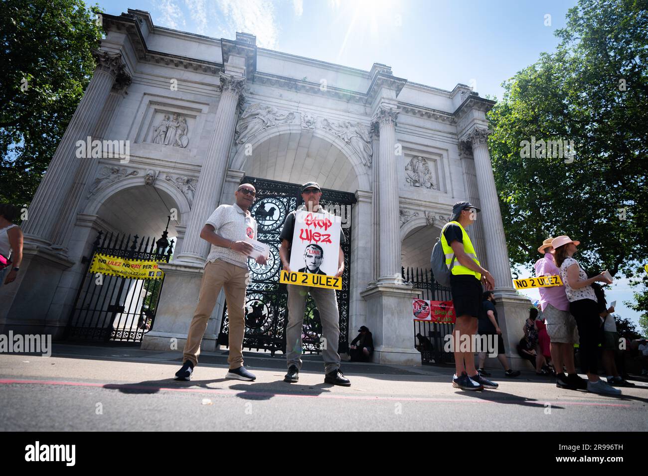 Against ulez expansion hi-res stock photography and images - Alamy