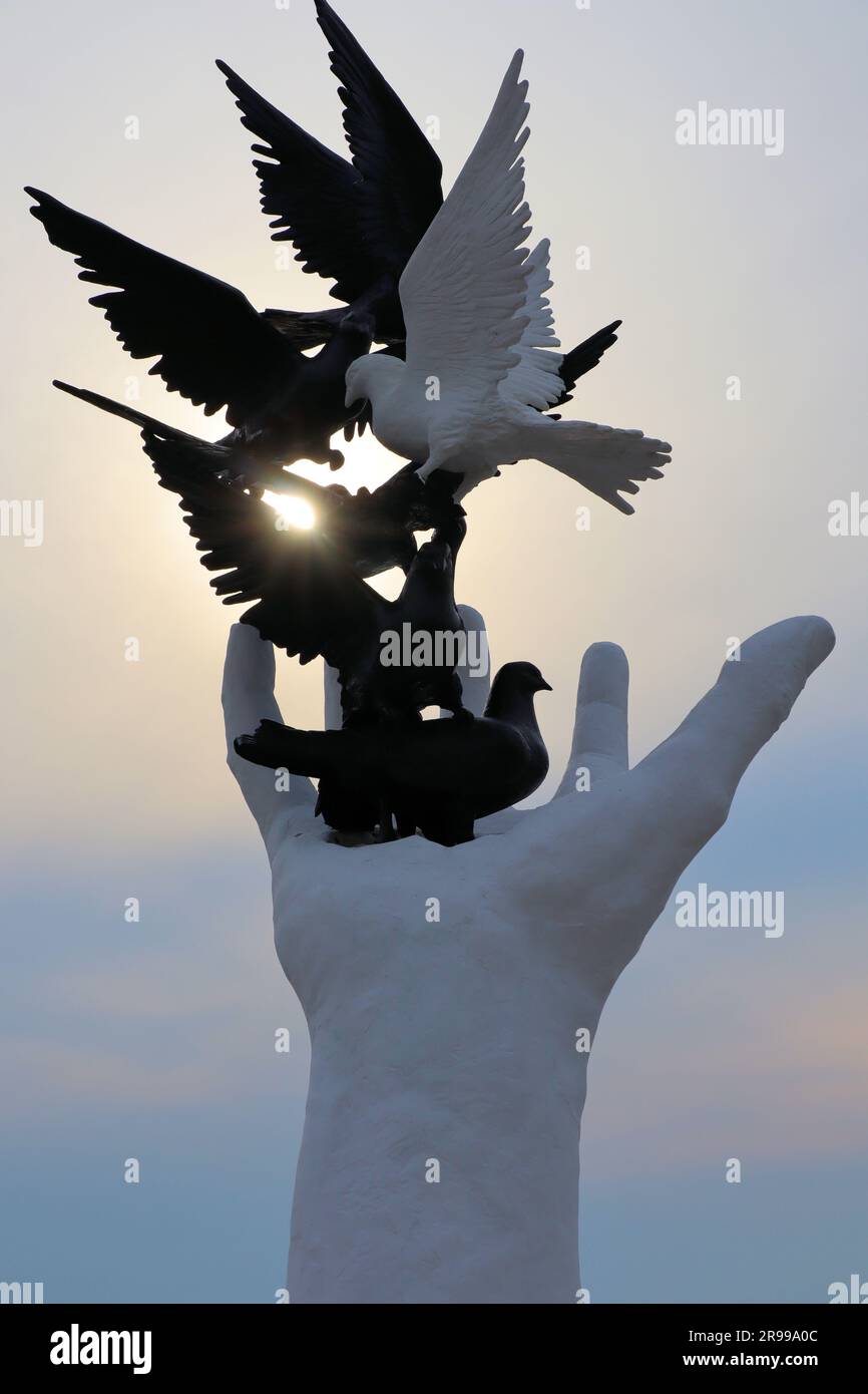 Turkey kusadasi hand peace sculpture hi-res stock photography and ...
