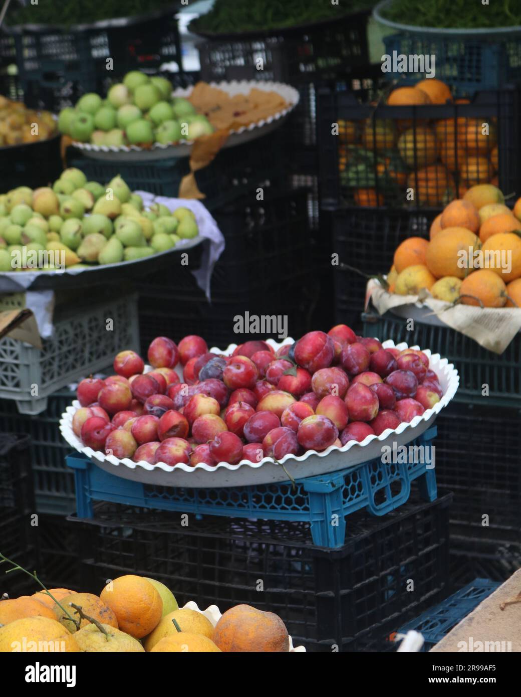 The fresh fruits and vegetables at an outdoor market Stock Photo - Alamy