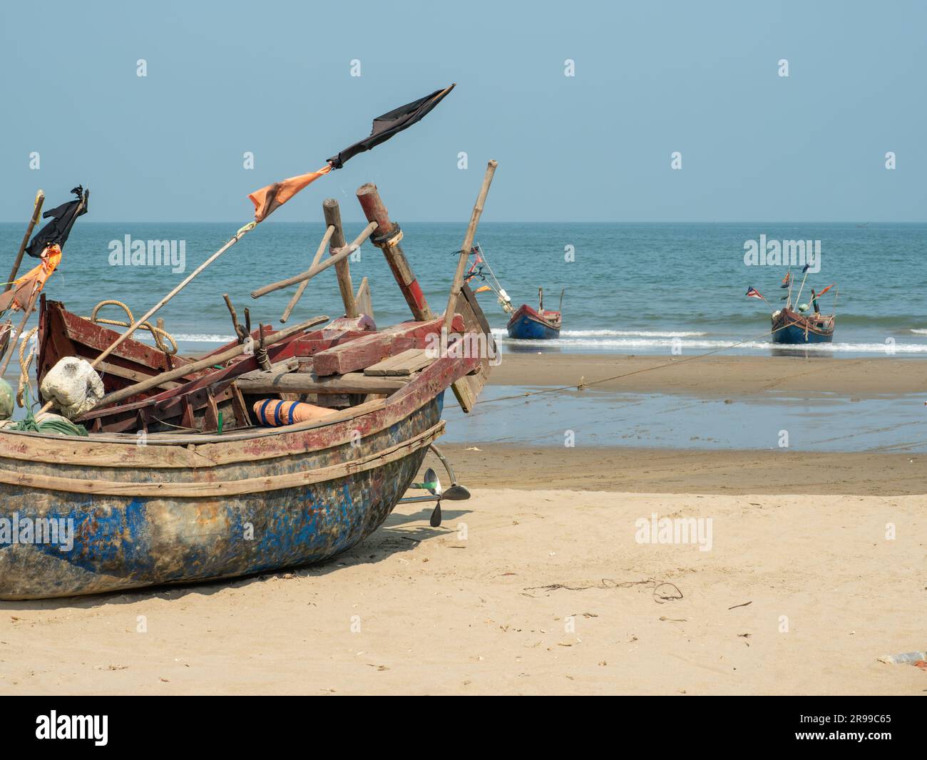 Traditional Vietnamese fishing boats beached at Sam Son beach, Thanh ...