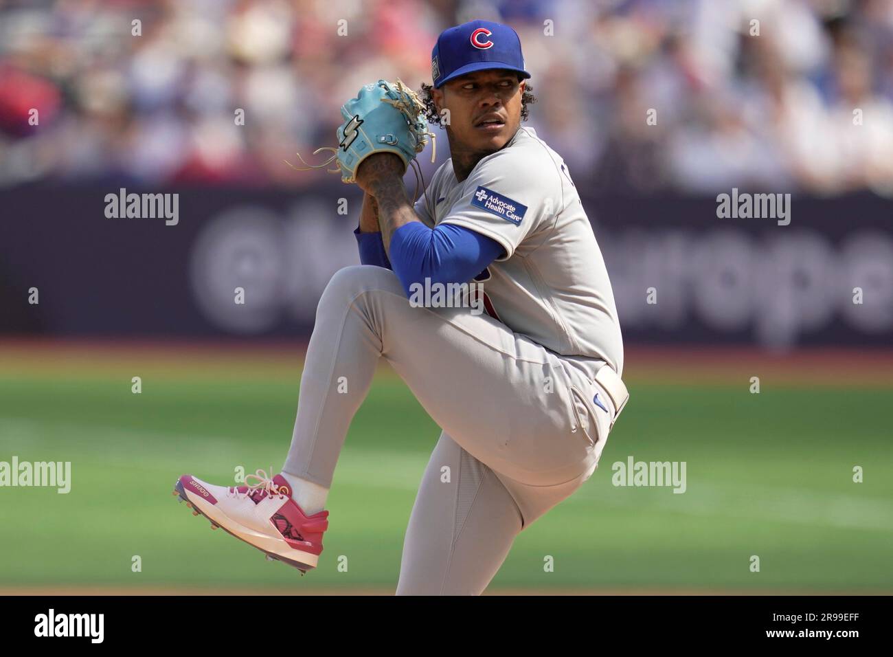 Chicago Cubs starting pitcher Marcus Stroman throws to a St. Louis ...