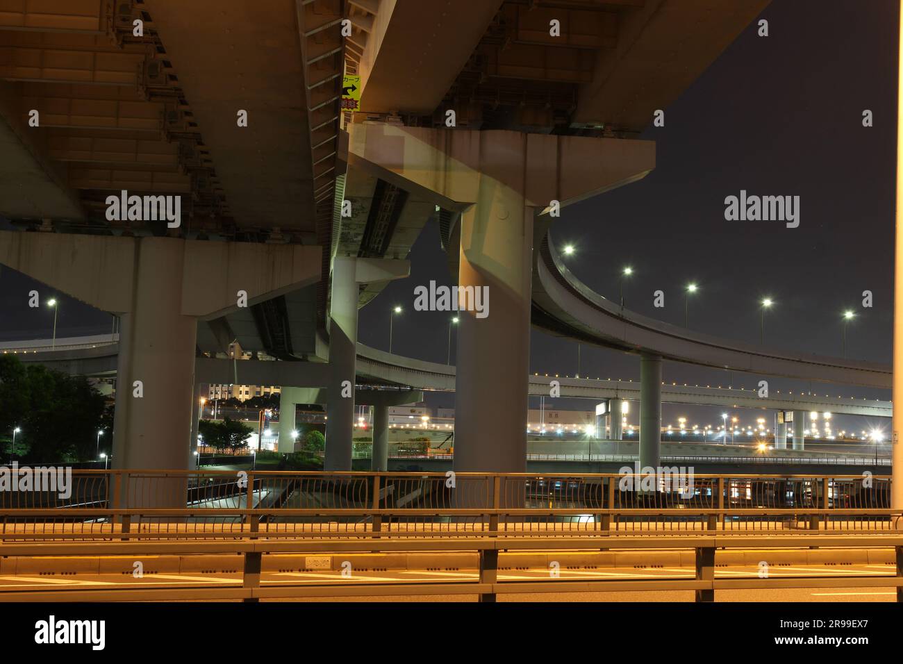 Highway in tokyo night hi-res stock photography and images - Alamy