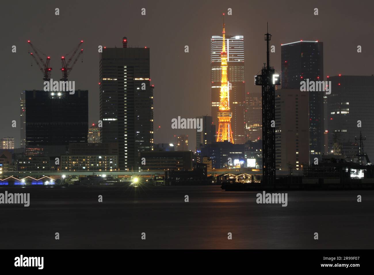 Tokyo tower light up hi-res stock photography and images - Alamy