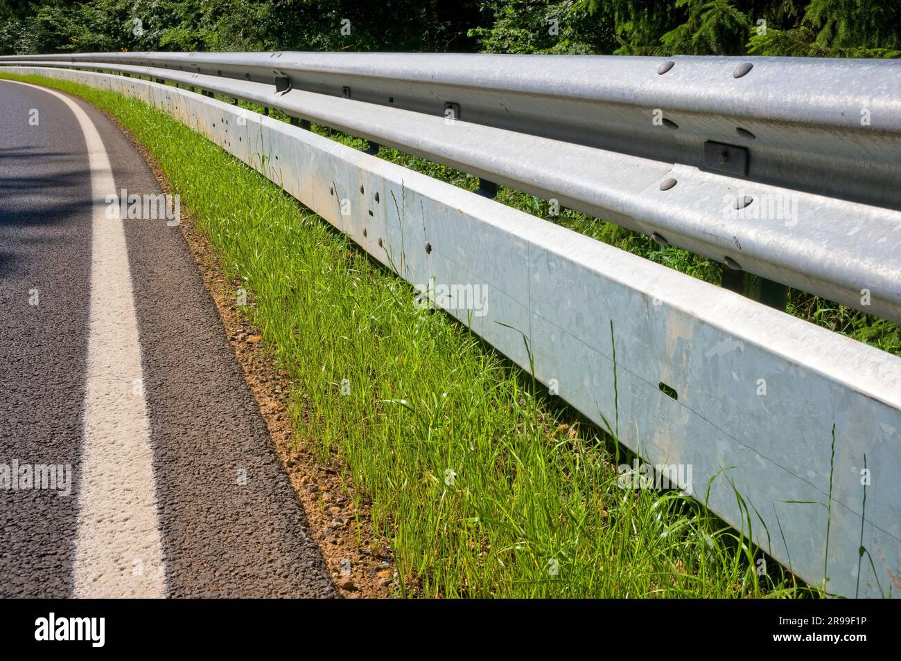 Safety guardrail hi-res stock photography and images - Alamy
