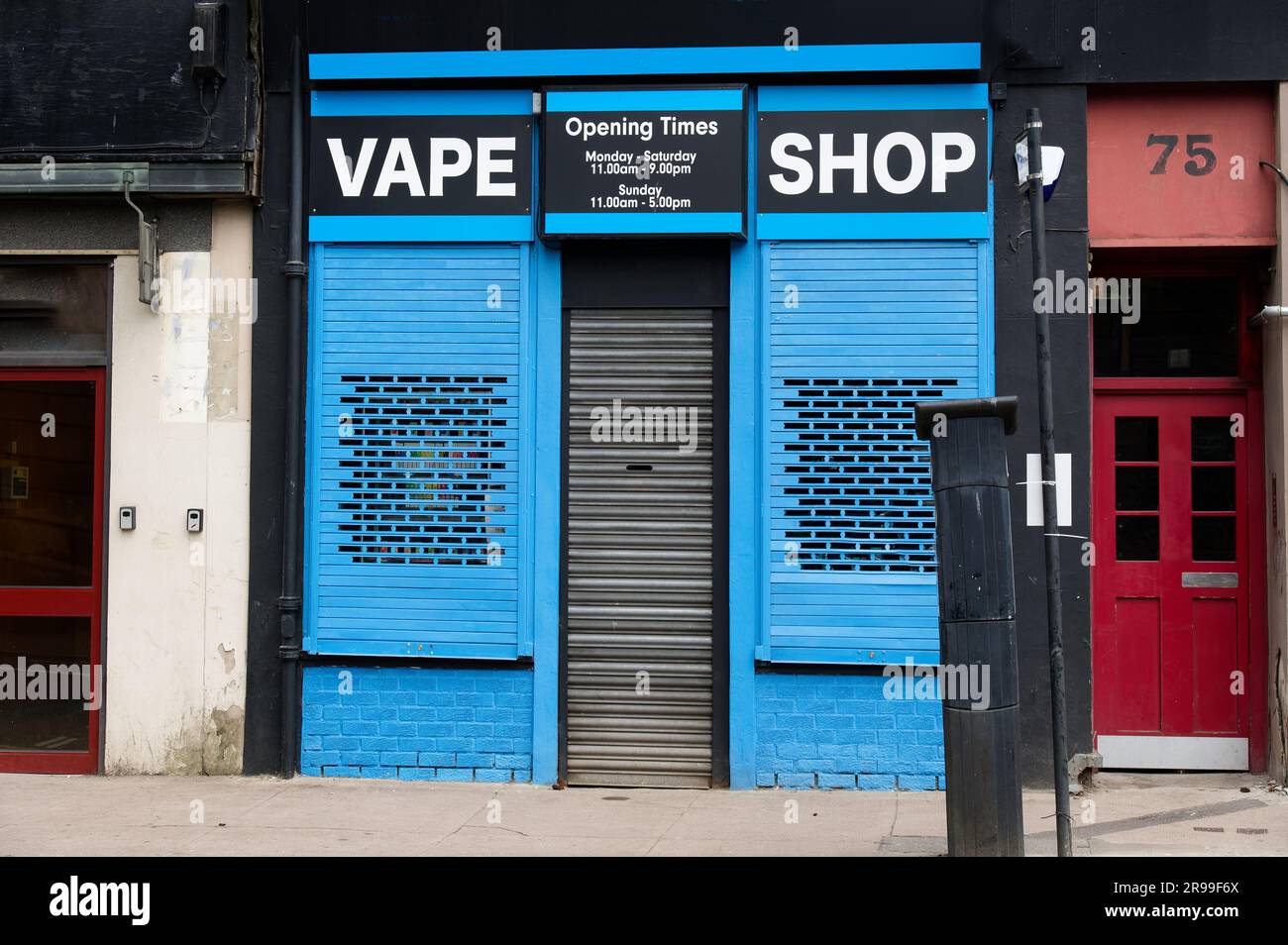 Vape shop selling e-cigeretts and vape kits on the high street Stock ...