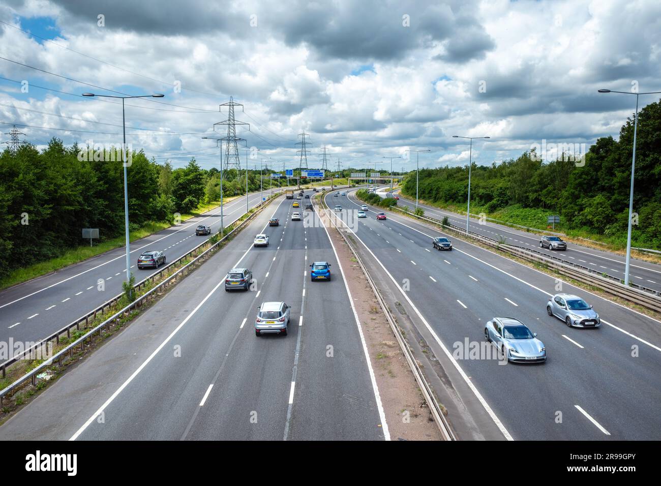 M60 ring road motorway around Greater Manchester 10 lanes of traffic ...