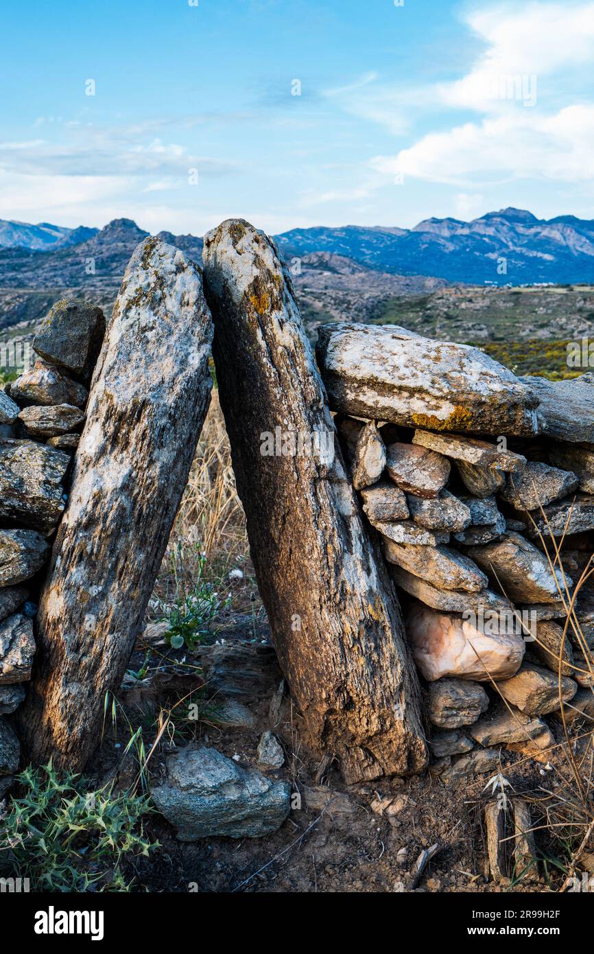 Ancient stone wall hi-res stock photography and images - Alamy